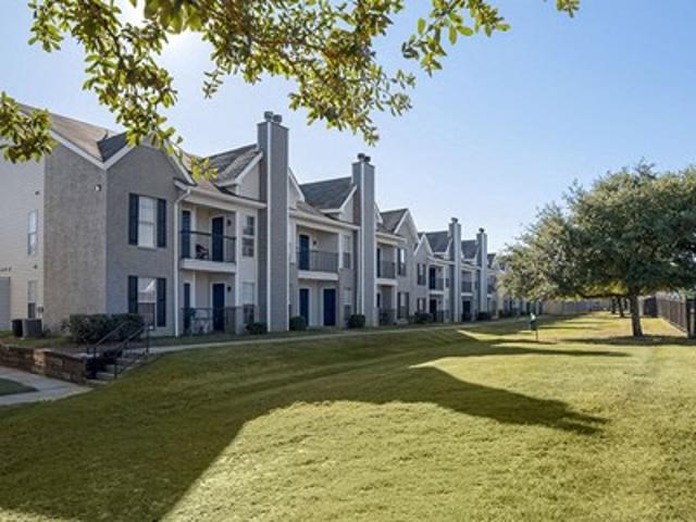 Ridgeland Place Apartment Homes Oak