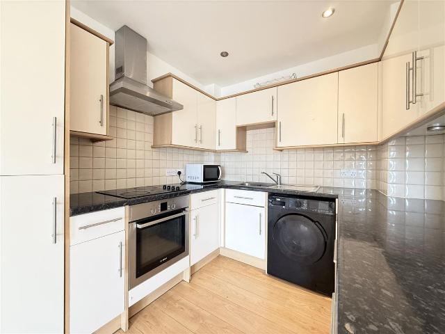 Ridgepoint Court, Wheeler Street, Maidstone ME14, 2 bed flat to rent, £1,200 pcm | PrimeLocation
