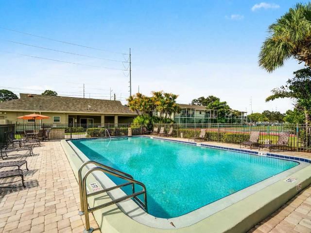 Ridgeview 2 Bedroom Apartment for Rent at 6321 113th St, Seminole, FL 33772