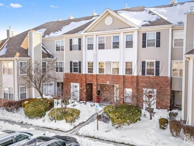Ridgeview Ct, Parlin, Condo For Sale