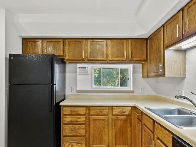 Ridgeview Heights 2 Bedroom Apartment for Rent at 3154 Ridgeway Ave, Madison, WI 53704 Carpenter Ridgeway