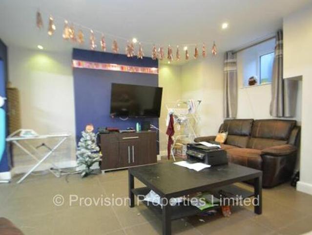 Ridgeway Terrace, Woodhouse, 6 Bedroom Terraced
