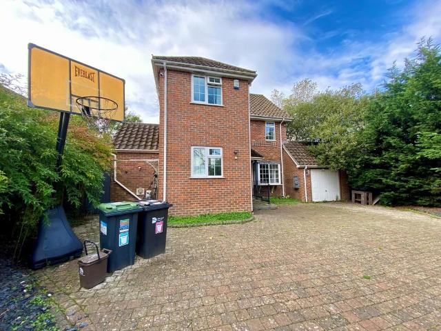 Ridgeway, West Parley, Ferndown 4 bed detached house to rent £2,350 pcm £542 pw