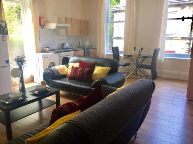 Ridgeway House, Leeds LS6 2 bed flat to rent £1,150 pcm £265 pw
