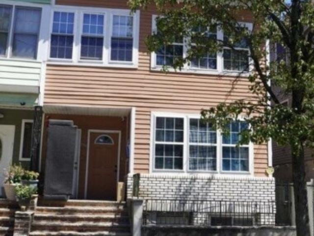 Ridgewood Ave, Newark, Home For Sale