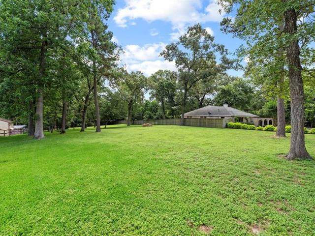Ridgewood Dr, Magnolia, TX 77355
