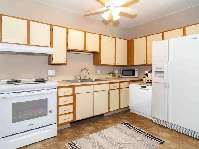 Ridgewood Heights Apartments 1 Bedroom Apartment for Rent at 3222 S 68th Plz, Omaha, NE 68106