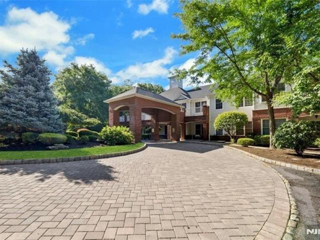 Ridgewood Rd Apt,township Of Washington, Condo For Sale