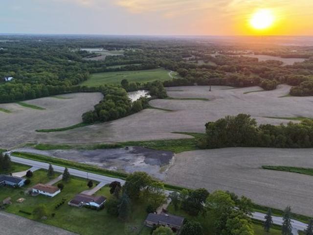 Ridgewood Rd, Milan, IL 61264