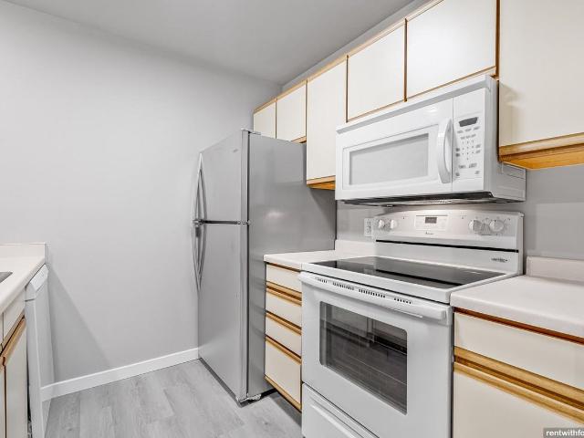 Ridgewood Trails 2 Bedroom Apartment for Rent at 1418 Wayridge Dr, Madison, WI 53704