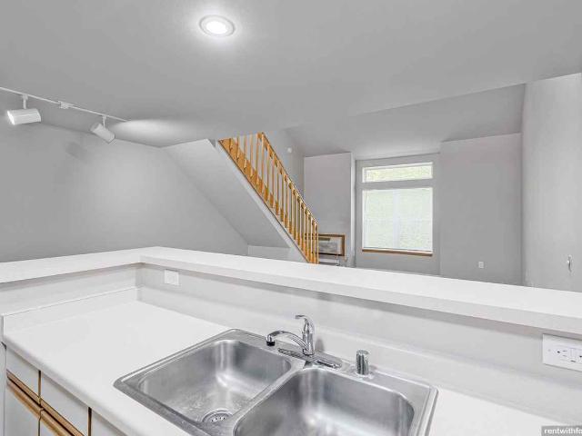 Ridgewood Trails 2 Bedroom Apartment for Rent at 1418 Wayridge Dr, Madison, WI 53704