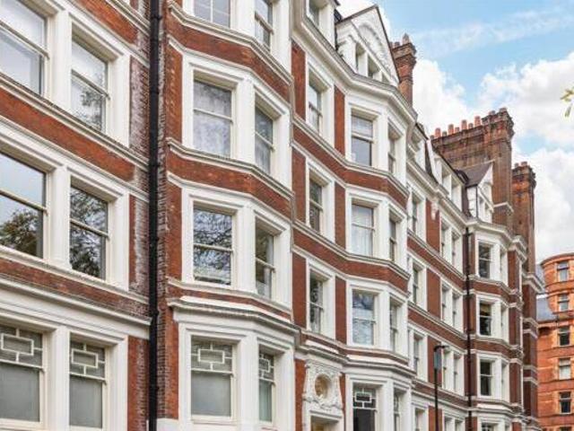 Ridgmount Gardens, London, 4 Bedroom Flat