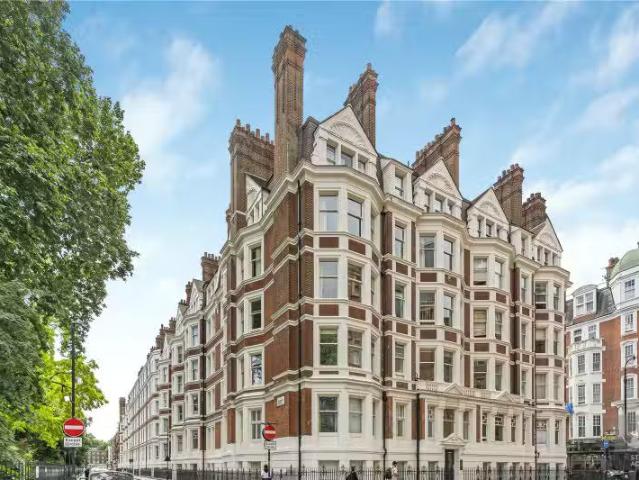 Ridgmount Gardens, London, WC1E 7AY