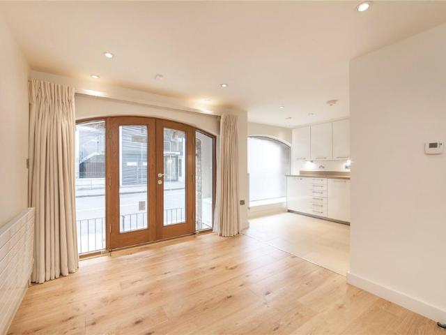 Ridgmount Street, London 2 bed flat to rent £3,033 pcm £700 pw