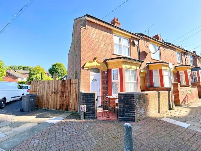 Ridgway Road, Luton LU2, 3 bed end terrace house to rent, £1,600 pcm | PrimeLocation