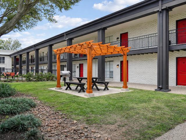 Ridley Apartments 1 Bedroom Apartment for Rent at 2815 Greenridge Dr, Houston, TX 77057 Woodlake Briar Meadow
