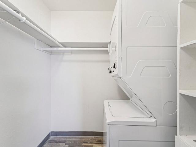 Ridley Apartments 1 Bedroom Apartment for Rent at 2815 Greenridge Dr, Houston, TX 77057 Woodlake Briar Meadow