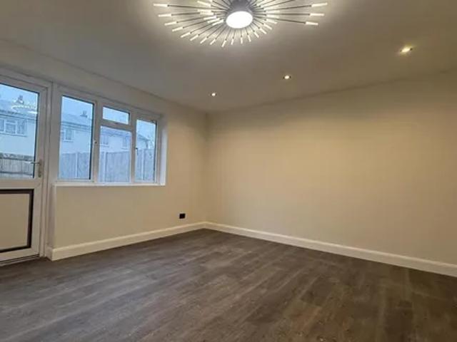 Ridley Road, London, DA16 3EN, United Kingdom | 4 bed house for rent #140656381 | Rentberry