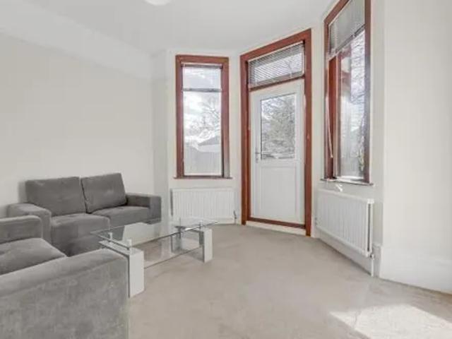 Riffel Road, London, NW2 4PE, United Kingdom | 2 bed townhouse for rent #112326391 | Rentberry