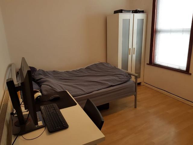 Rigby Mews, Ilford IG1, 1 bed flat to rent, £700 pcm | PrimeLocation