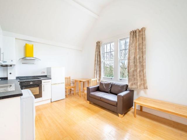 Riggindale Road, Streatham, London SW16, 1 bed flat to rent, £1,600 pcm | PrimeLocation