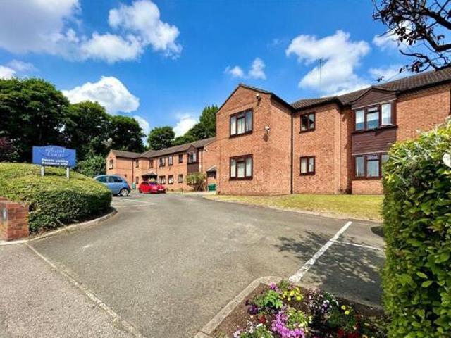 Riland Court, Penns Lane, 2 Bedroom Flat