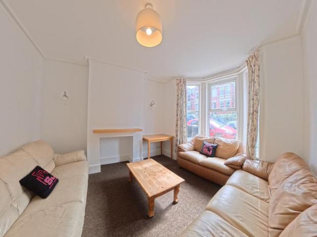 Riley Road, Brighton BN2 4 bed house to rent £2,426 pcm £560 pw