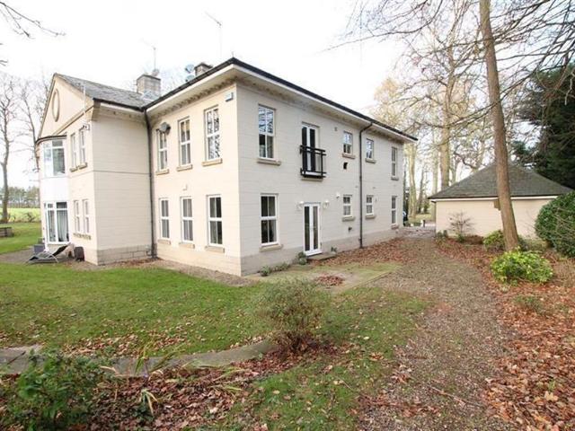 Riplingham Court HU10, 2 bed flat to rent, £1,250 pcm | PrimeLocation