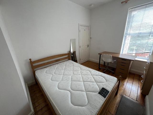 Rippingham Road, Manchester M20 5 bed terraced house to rent £2,925 pcm £675 pw