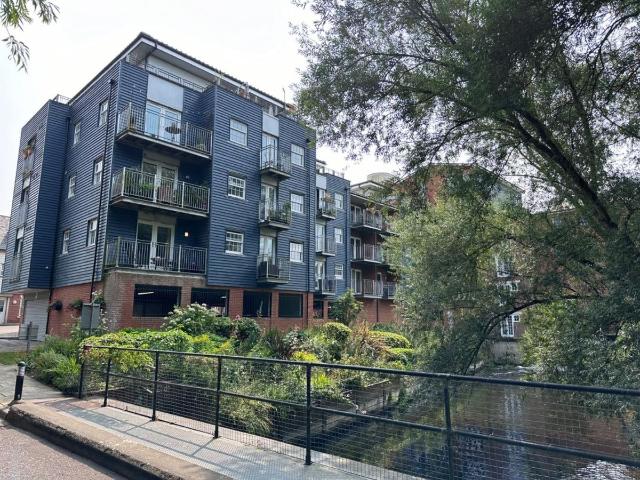 Ripple Court, Barton Mill Road, Canterbury CT1, 2 bed flat to rent, £1,350 pcm | PrimeLocation