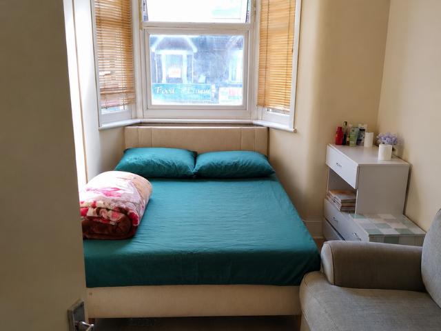 Ripple Road, Barking IG11 1 bed flat to rent £1,450 pcm £335 pw