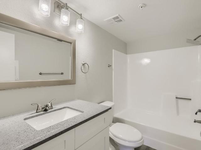 Rise Midtown Studio Apartment for Rent at 3815 N 16th St, Phoenix, AZ 85016