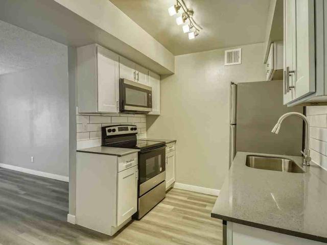 Rise North Ridge 1 Bedroom Apartment for Rent at 8080 N 51st Ave, Glendale, AZ 85302