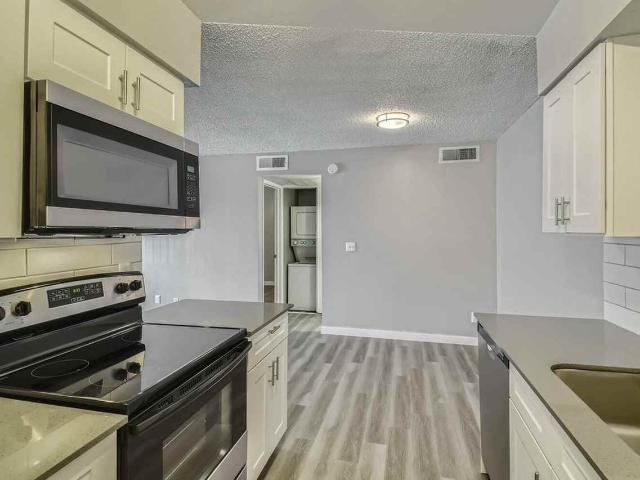 Rise North Ridge 1 Bedroom Apartment for Rent at 8080 N 51st Ave, Glendale, AZ 85302