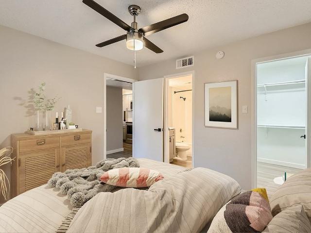 Rise Oak Creek 1 Bedroom Apartment for Rent at 1950 Oak Creek Ln, Bedford, TX 76022