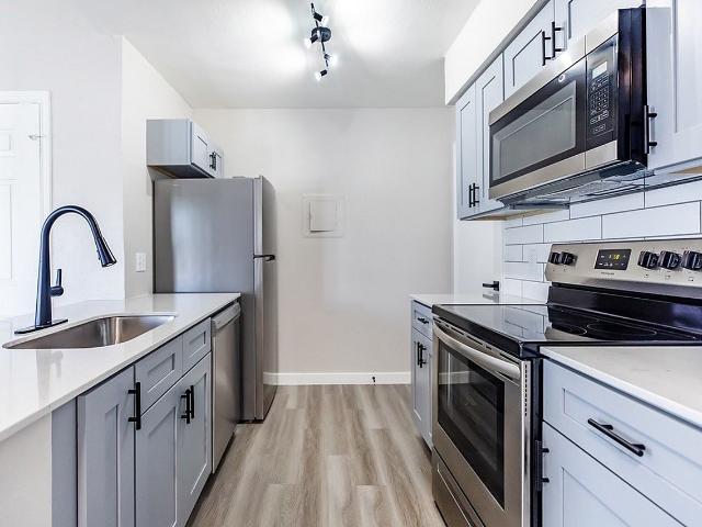Rise at Highland Meadows 1 Bedroom Apartment for Rent at 13100 Pandora Dr, Dallas, TX 75238 Highland Meadows