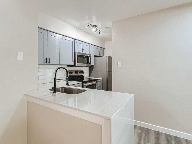 Rise at Highland Meadows 1 Bedroom Apartment for Rent at 13100 Pandora Dr, Dallas, TX 75238 Highland Meadows