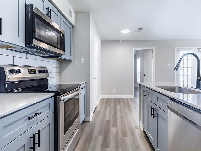 Rise at Highland Meadows 1 Bedroom Apartment for Rent at 13100 Pandora Dr, Dallas, TX 75238 Highland Meadows
