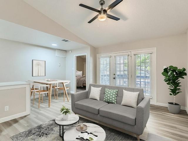 Rise at Highland Meadows 2 Bedroom Apartment for Rent at 13100 Pandora Dr, Dallas, TX 75238 Highland Meadows