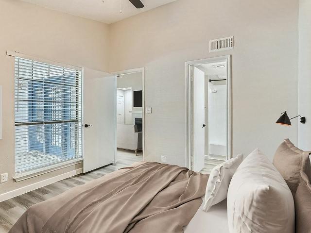 Rise at Highland Meadows 2 Bedroom Apartment for Rent at 13100 Pandora Dr, Dallas, TX 75238 Highland Meadows