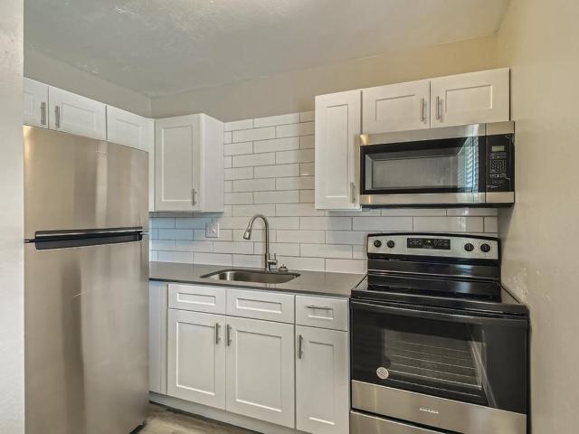 Rise at the Palms 1 Bedroom Apartment for Rent at 5902 W Royal Palm Rd, Glendale, AZ 85302