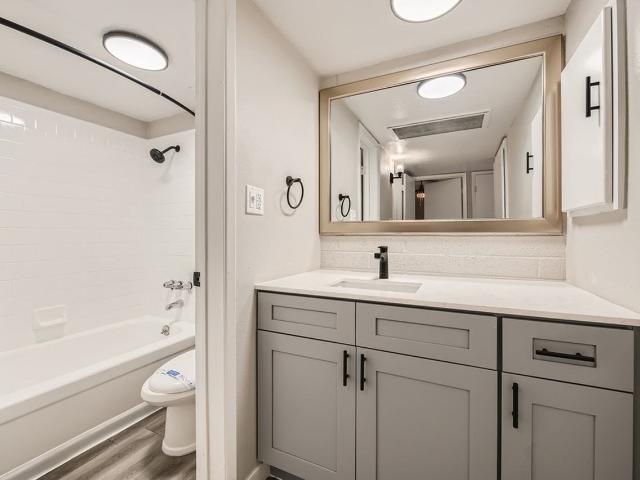 Rise Biltmore Studio Apartment for Rent at 4728 N 15th St, Phoenix, AZ 85014
