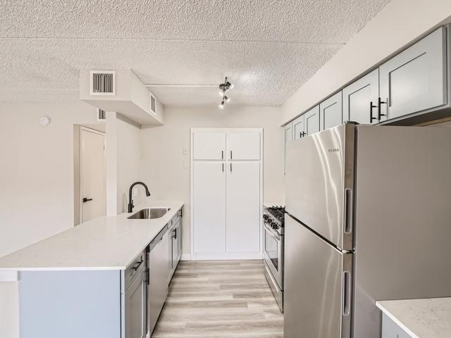 Rise Biltmore 1 Bedroom Apartment for Rent at 4728 N 15th St, Phoenix, AZ 85014
