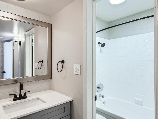 Rise Biltmore 2 Bedroom Apartment for Rent at 4728 N 15th St, Phoenix, AZ 85014
