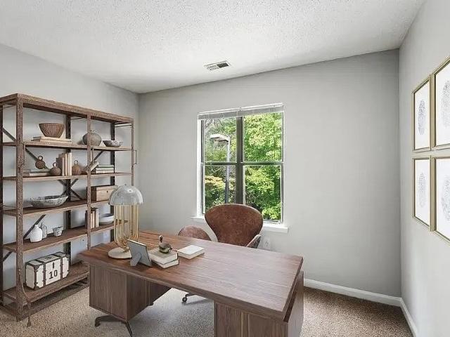 Rise Bridgeview 3 Bedroom Apartment for Rent at 3520 Drawbridge Pkwy, Greensboro, NC 27410