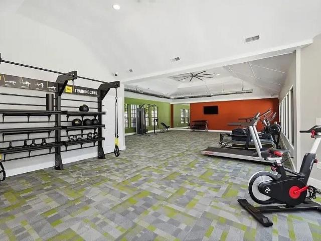 Rise Bridgeview 2 Bedroom Apartment for Rent at 3520 Drawbridge Pkwy, Greensboro, NC 27410
