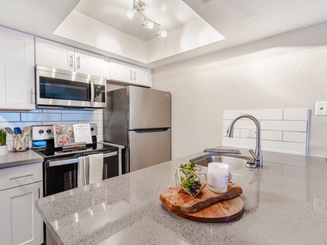 Rise Broadway 2 Bedroom Apartment for Rent at 945 W Broadway Rd, Mesa, AZ 85210 Kleinman Park Neighborhood