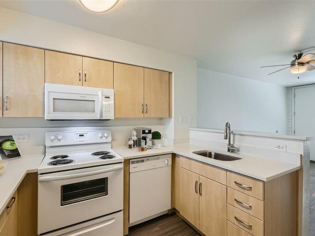 Rise Canyon West Studio Apartment for Rent at 3535 W Camelback Rd, Phoenix, AZ 85019