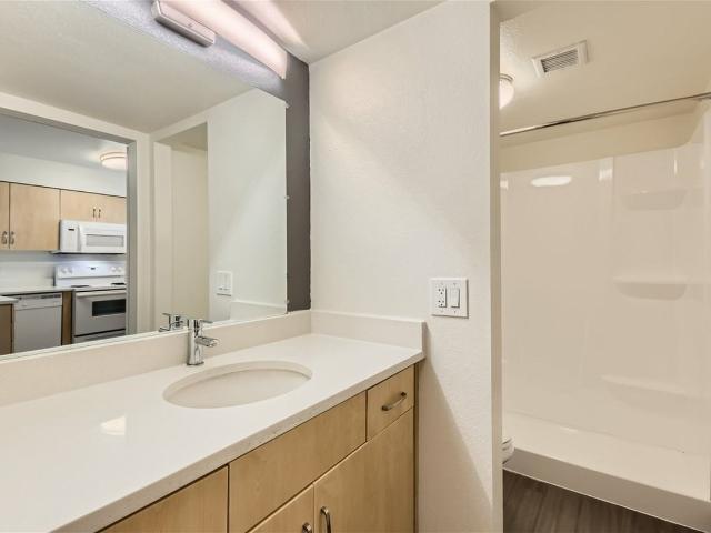 Rise Canyon West 3 Bedroom Apartment for Rent at 3535 W Camelback Rd, Phoenix, AZ 85019