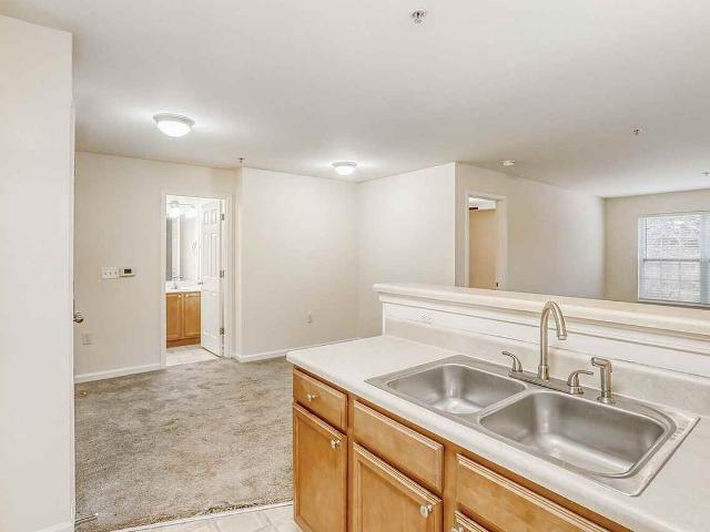 Rise Crown View 1 Bedroom Apartment for Rent at 933 Meadow Oak Dr, Greensboro, NC 27406